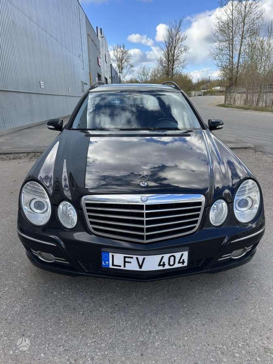 Black Mercedes-Benz E 320 2007 in Vilnius, with an engine capacity of 3.20 L and mileage of 365 thousand km for 2400 €, photo 14 on AUTOMOTO.COM.LV