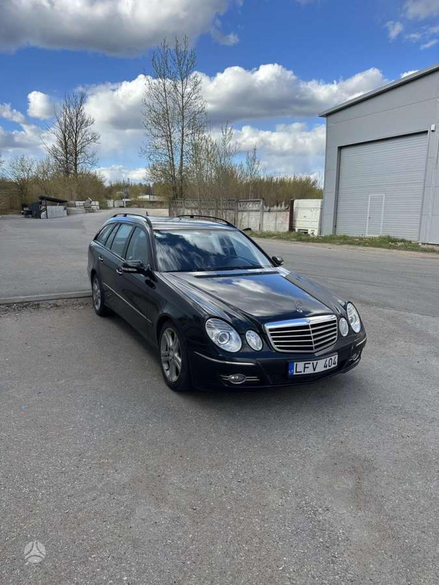 Black Mercedes-Benz E 320 2007 in Vilnius, with an engine capacity of 3.20 L and mileage of 365 thousand km for 2400 €, photo 15 on AUTOMOTO.COM.LV