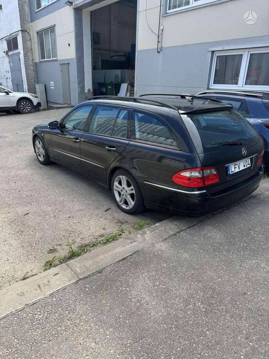 Black Mercedes-Benz E 320 2007 in Vilnius, with an engine capacity of 3.20 L and mileage of 365 thousand km for 2400 €, photo 19 on AUTOMOTO.COM.LV
