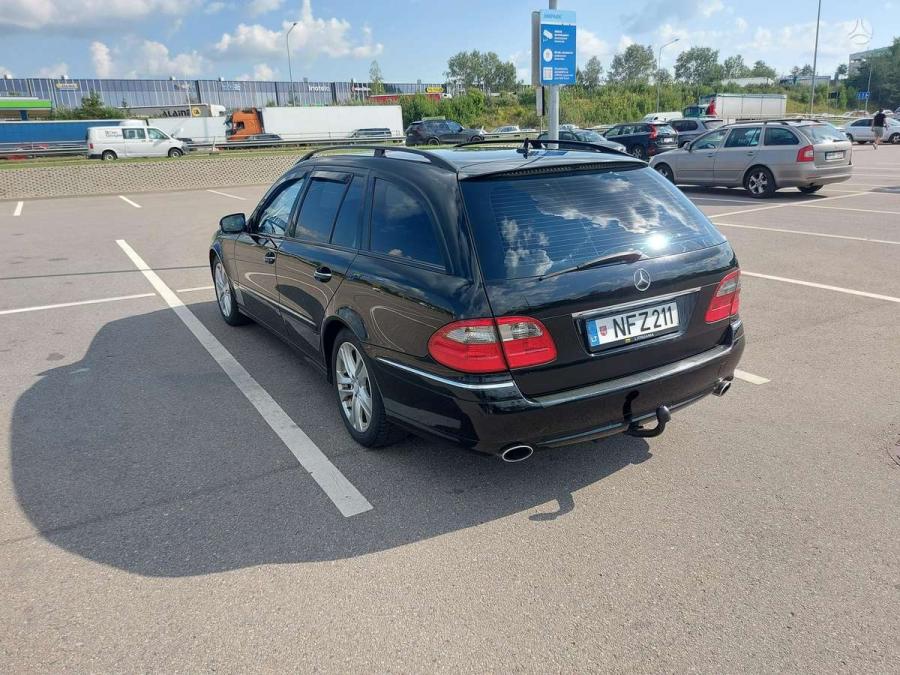 Черный Мерседес Е 320 2007 в Вильнюс, объемом двигателя 3.20 л и пробегом 341 тыс. км за 3500 €, фото 5 на AUTOMOTO.COM.LV