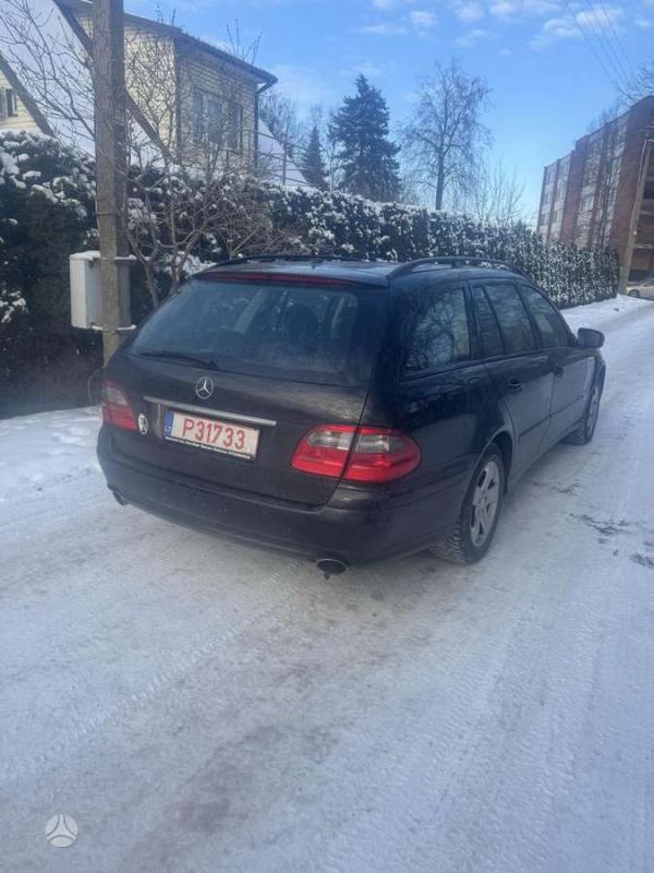 Black Mercedes-Benz E 320 2008 in Marijampole, with an engine capacity of 3.00 L and mileage of 330 thousand km for 4800 €, photo 3 on AUTOMOTO.COM.LV