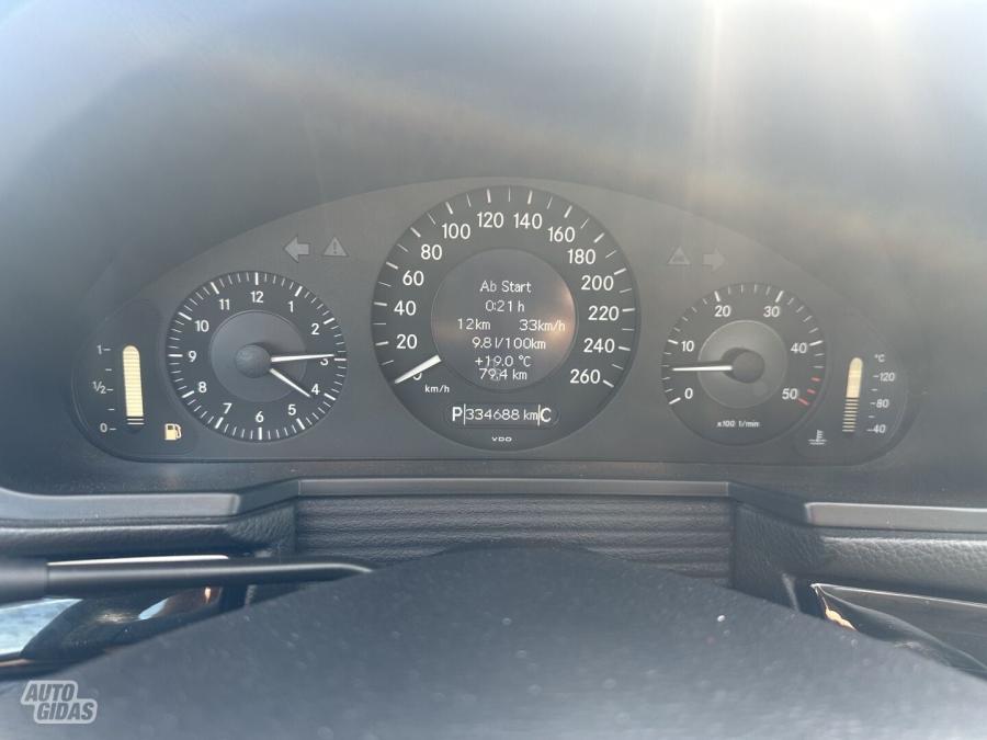Melns Mercedes-Benz E 320 2008 Marijampole, ar dzinēja tilpumu 3.00 L un nobraukumu 335 tūkst. km par 3999 €, foto 20 vietnē AUTOMOTO.COM.LV
