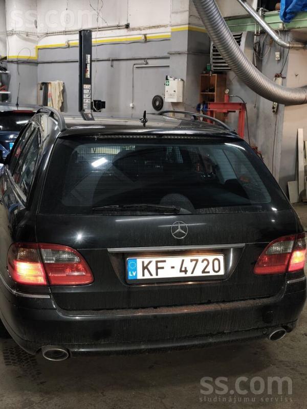 Black Mercedes-Benz E 320 2008 in Riga, with an engine capacity of 3.00 L and mileage of 295 thousand km for 6000 €, photo 2 on AUTOMOTO.COM.LV