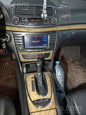 Черный Мерседес Е 320 2008 в Рига, объемом двигателя 3.00 л и пробегом 295 тыс. км за 6000 €, фото 7 на AUTOMOTO.COM.LV