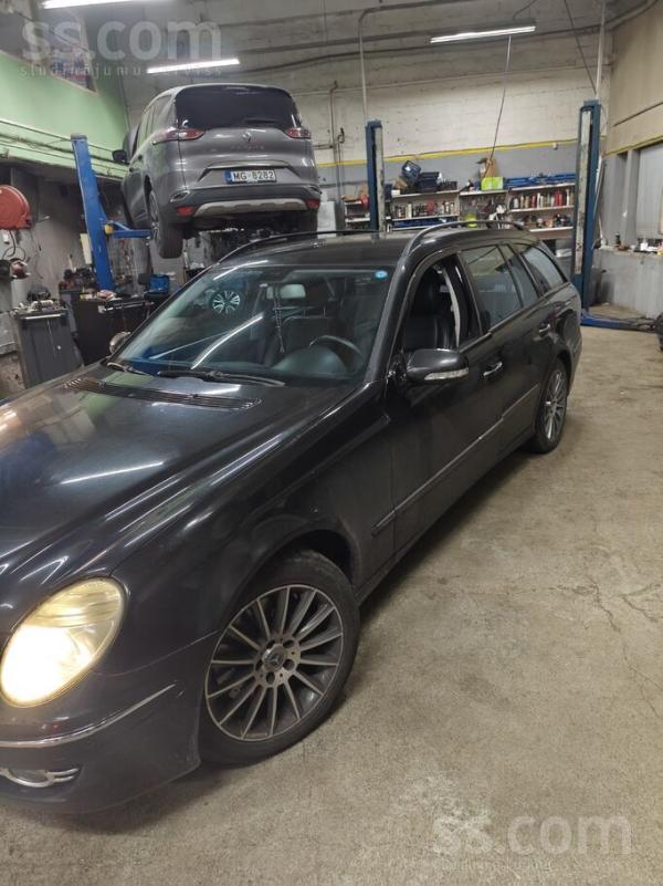 Black Mercedes-Benz E 320 2008 in Riga, with an engine capacity of 3.00 L and mileage of 295 thousand km for 6000 €, photo 8 on AUTOMOTO.COM.LV