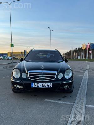 Melns Mercedes-Benz E 320 2008 Liepāja, ar dzinēja tilpumu 3.00 L un nobraukumu 245 tūkst. km par 5100 €, foto  vietnē AUTOMOTO.COM.LV