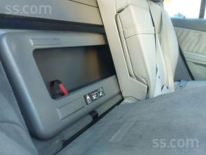 Black Mercedes-Benz E 320 2009 in Riga, with an engine capacity of 3.00 L and mileage of 330 thousand km for 3000 €, photo 14 on AUTOMOTO.COM.LV