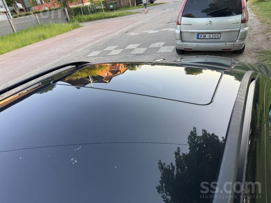 Black Mercedes-Benz E 320 2009 in Riga, with an engine capacity of 3.00 L and mileage of 330 thousand km for 3000 €, photo 16 on AUTOMOTO.COM.LV