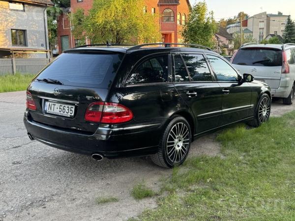 Black Mercedes-Benz E 320 2009 in Riga, with an engine capacity of 3.00 L and mileage of 330 thousand km for 2900 €, photo 3 on AUTOMOTO.COM.LV