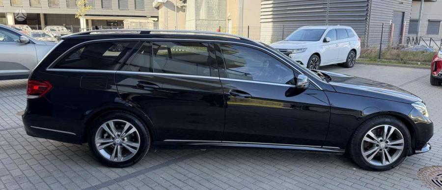 Black Mercedes-Benz E 320 2014 in Vilnius, with an engine capacity of 3.00 L and mileage of 263 thousand km for 8999 €, photo 7 on AUTOMOTO.COM.LV