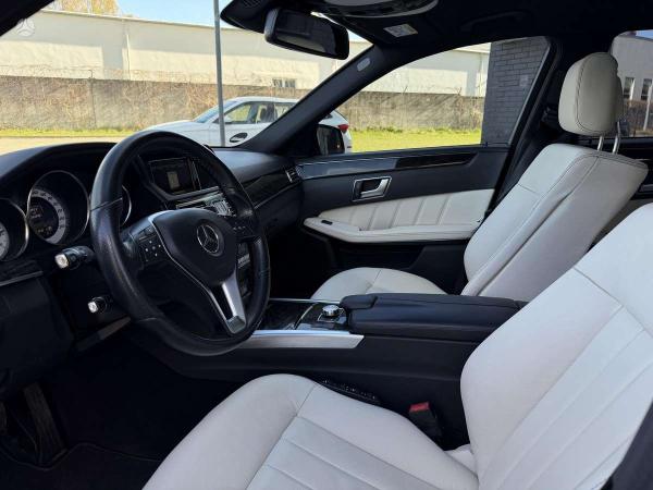Black Mercedes-Benz E 320 2014 in Vilnius, with an engine capacity of 3.00 L and mileage of 263 thousand km for 8999 €, photo 10 on AUTOMOTO.COM.LV