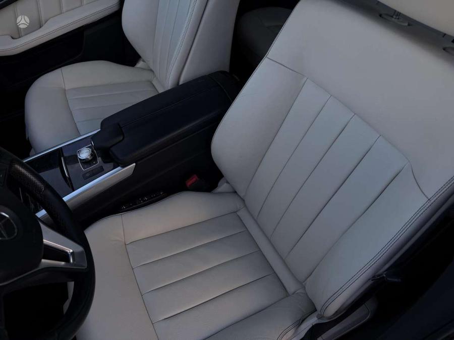 Black Mercedes-Benz E 320 2014 in Vilnius, with an engine capacity of 3.00 L and mileage of 263 thousand km for 8999 €, photo 11 on AUTOMOTO.COM.LV