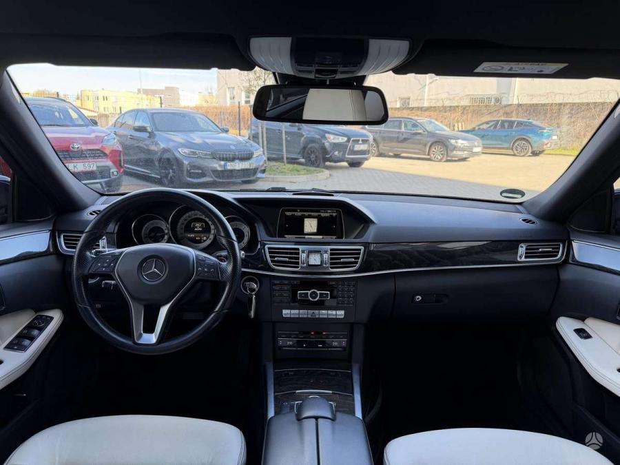 Black Mercedes-Benz E 320 2014 in Vilnius, with an engine capacity of 3.00 L and mileage of 263 thousand km for 8999 €, photo 14 on AUTOMOTO.COM.LV
