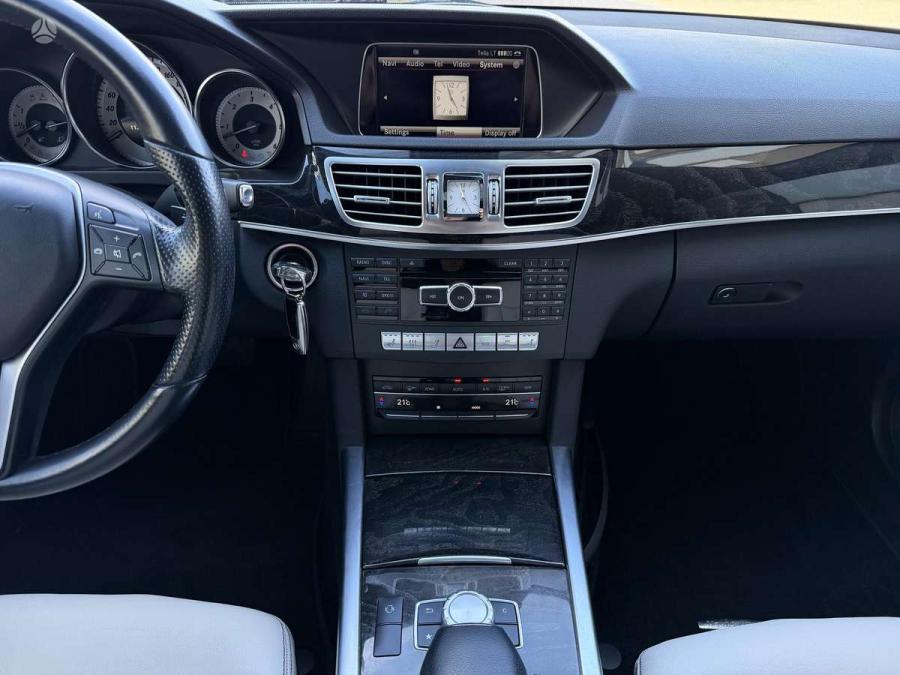 Black Mercedes-Benz E 320 2014 in Vilnius, with an engine capacity of 3.00 L and mileage of 263 thousand km for 8999 €, photo 15 on AUTOMOTO.COM.LV
