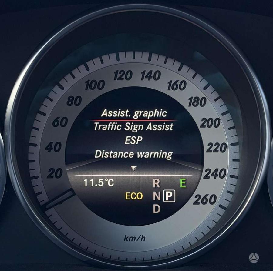 Black Mercedes-Benz E 320 2014 in Vilnius, with an engine capacity of 3.00 L and mileage of 263 thousand km for 8999 €, photo 18 on AUTOMOTO.COM.LV