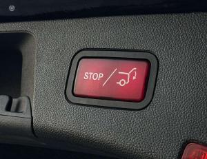 Black Mercedes-Benz E 320 2014 in Vilnius, with an engine capacity of 3.00 L and mileage of 263 thousand km for 8999 €, photo 23 on AUTOMOTO.COM.LV