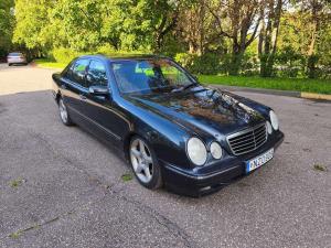 Blue Mercedes-Benz E 320 2000 in Kedainiai, with an engine capacity of 3.22 L and mileage of 279 thousand km for 4700 €, photo 8 on AUTOMOTO.COM.LV