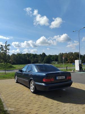 Blue Mercedes-Benz E 320 2001 in Tallinn, with an engine capacity of 3.20 L and mileage of 300 thousand km for 2900 €, photo 3 on AUTOMOTO.COM.LV