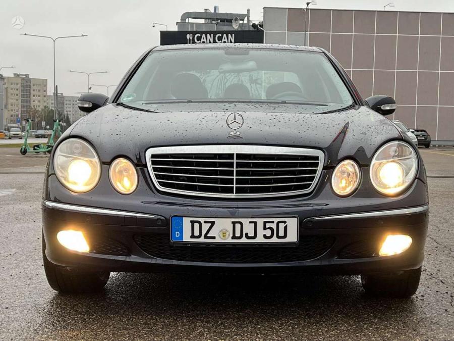 Blue Mercedes-Benz E 320 2002 in Vilnius, with an engine capacity of 3.22 L and mileage of 299 thousand km for 2450 €, photo 9 on AUTOMOTO.COM.LV