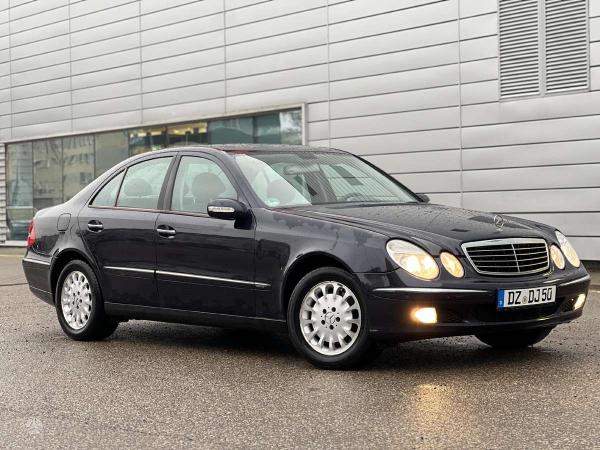 Blue Mercedes-Benz E 320 2002 in Vilnius, with an engine capacity of 3.22 L and mileage of 299 thousand km for 2500 €, photo 1 on AUTOMOTO.COM.LV