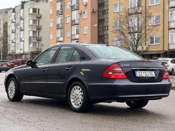 Blue Mercedes-Benz E 320 2002 in Vilnius, with an engine capacity of 3.22 L and mileage of 299 thousand km for 2500 €, photo 6 on AUTOMOTO.COM.LV