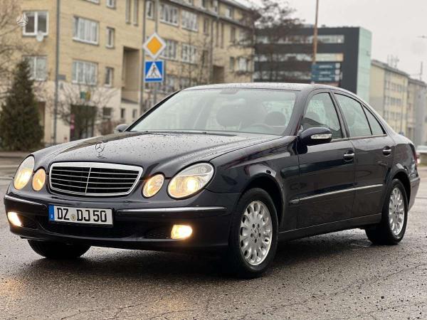 Blue Mercedes-Benz E 320 2002 in Vilnius, with an engine capacity of 3.22 L and mileage of 299 thousand km for 2500 €, photo 8 on AUTOMOTO.COM.LV