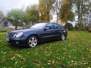 Zils Mercedes-Benz E 320 2002 Alūksne, ar dzinēja tilpumu 3.20 L un nobraukumu 334 tūkst. km par 1300 €, foto 3 vietnē AUTOMOTO.COM.LV