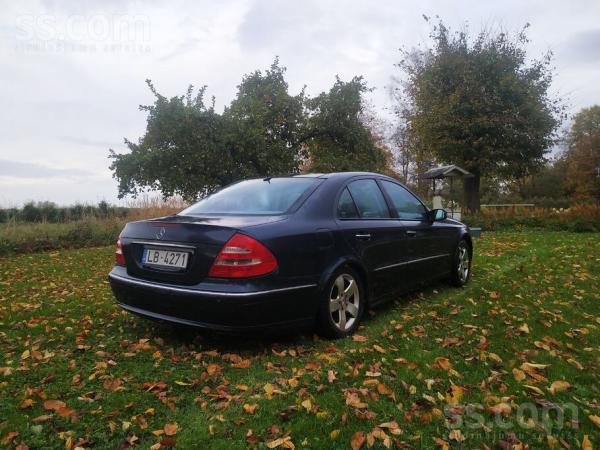 Zils Mercedes-Benz E 320 2002 Alūksne, ar dzinēja tilpumu 3.20 L un nobraukumu 334 tūkst. km par 1300 €, foto 5 vietnē AUTOMOTO.COM.LV