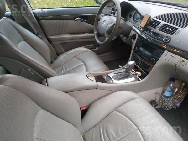 Zils Mercedes-Benz E 320 2002 Alūksne, ar dzinēja tilpumu 3.20 L un nobraukumu 334 tūkst. km par 1300 €, foto 6 vietnē AUTOMOTO.COM.LV