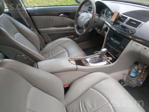 Zils Mercedes-Benz E 320 2002 Alūksne, ar dzinēja tilpumu 3.20 L un nobraukumu 334 tūkst. km par 1300 €, foto 6 vietnē AUTOMOTO.COM.LV