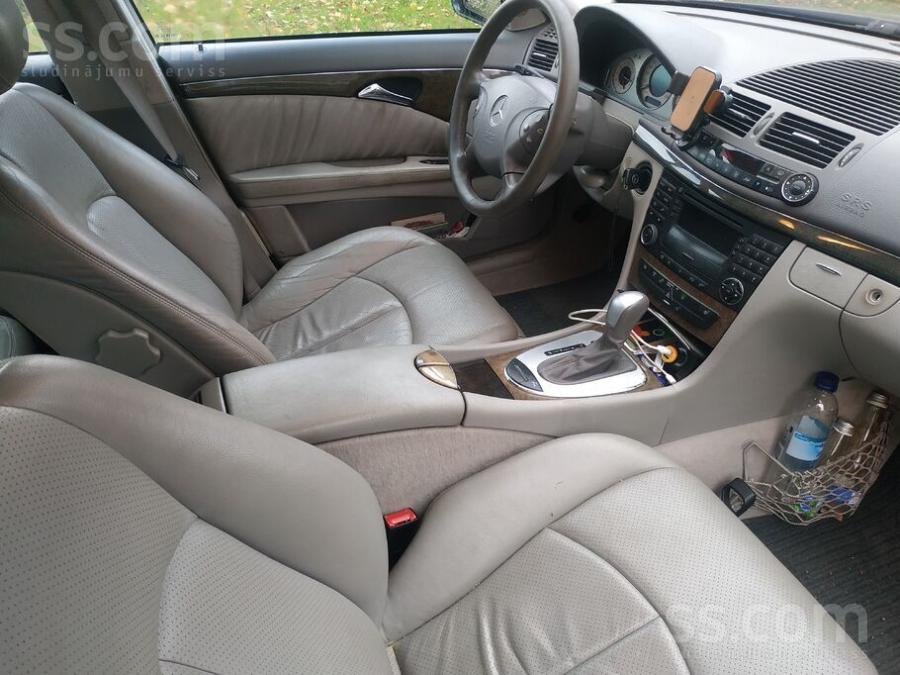 Zils Mercedes-Benz E 320 2002 Alūksne, ar dzinēja tilpumu 3.20 L un nobraukumu 334 tūkst. km par 1300 €, foto 6 vietnē AUTOMOTO.COM.LV