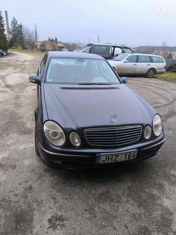 Zils Mercedes-Benz E 320 2003 Utena, ar dzinēja tilpumu 3.20 L un nobraukumu 388 tūkst. km par 2800 €, foto 1 vietnē AUTOMOTO.COM.LV