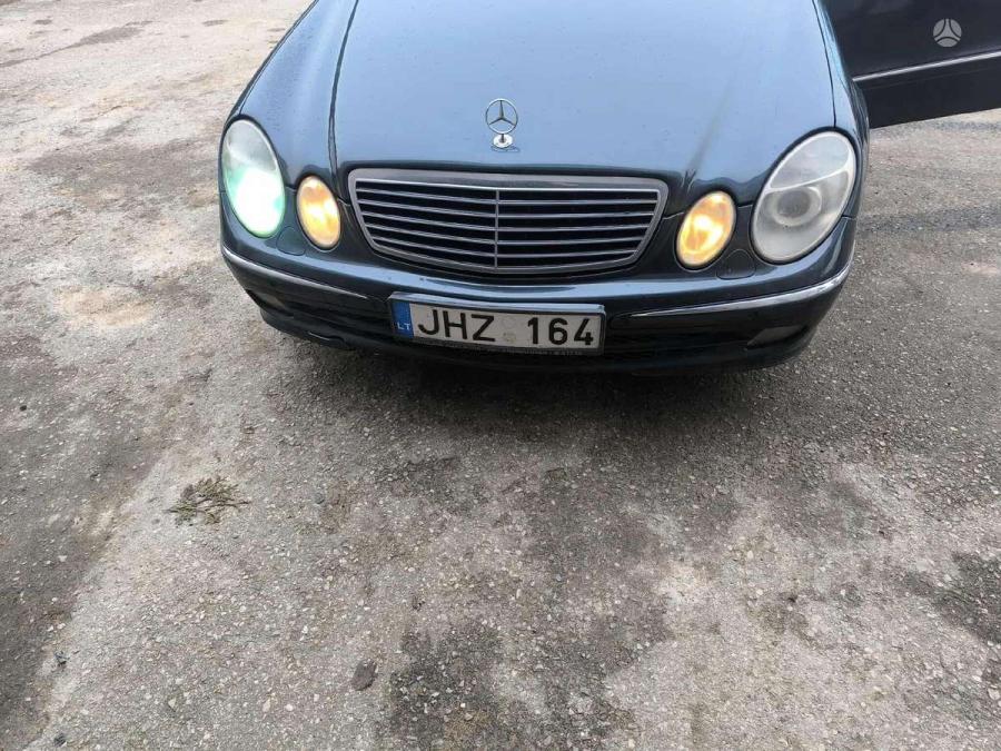 Blue Mercedes-Benz E 320 2003 in Utena, with an engine capacity of 3.20 L and mileage of 388 thousand km for 2800 €, photo 6 on AUTOMOTO.COM.LV
