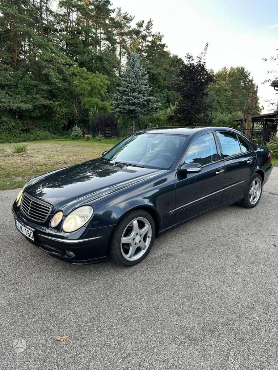 Zils Mercedes-Benz E 320 2003 Birštonas, ar dzinēja tilpumu 3.22 L un nobraukumu 392 tūkst. km par 2300 €, foto 1 vietnē AUTOMOTO.COM.LV