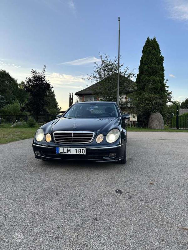 Zils Mercedes-Benz E 320 2003 Birštonas, ar dzinēja tilpumu 3.22 L un nobraukumu 392 tūkst. km par 2300 €, foto 2 vietnē AUTOMOTO.COM.LV