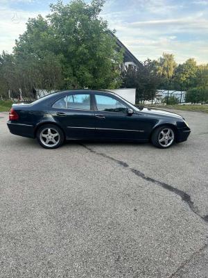 Zils Mercedes-Benz E 320 2003 Birštonas, ar dzinēja tilpumu 3.22 L un nobraukumu 392 tūkst. km par 2300 €, foto 5 vietnē AUTOMOTO.COM.LV
