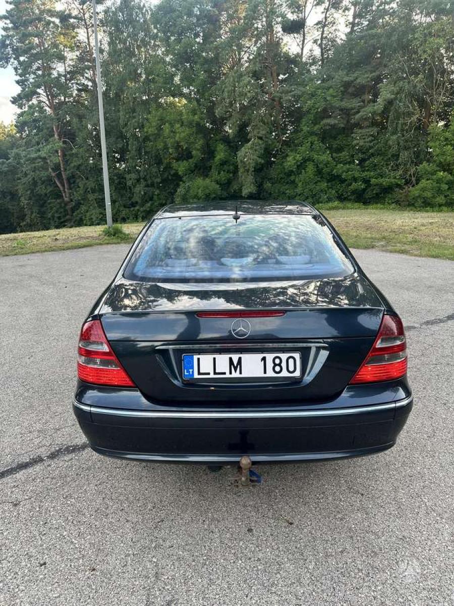 Zils Mercedes-Benz E 320 2003 Birštonas, ar dzinēja tilpumu 3.22 L un nobraukumu 392 tūkst. km par 2300 €, foto 7 vietnē AUTOMOTO.COM.LV