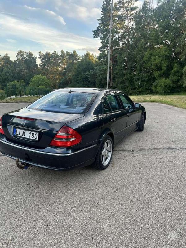 Zils Mercedes-Benz E 320 2003 Birštonas, ar dzinēja tilpumu 3.22 L un nobraukumu 392 tūkst. km par 2300 €, foto 7 vietnē AUTOMOTO.COM.LV