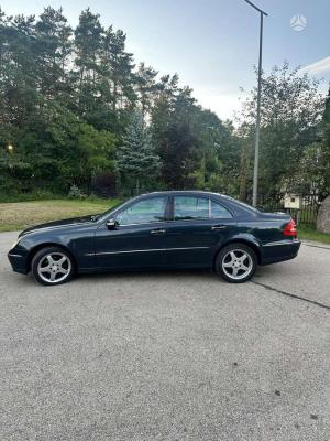 Zils Mercedes-Benz E 320 2003 Birštonas, ar dzinēja tilpumu 3.22 L un nobraukumu 392 tūkst. km par 2300 €, foto 9 vietnē AUTOMOTO.COM.LV