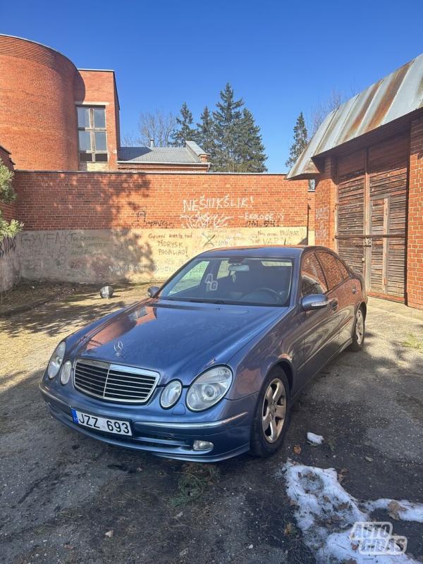 Blue Mercedes-Benz E 320 2004 in Vilnius, with an engine capacity of 3.20 L and mileage of 430 thousand km for 1950 €, photo 2 on AUTOMOTO.COM.LV