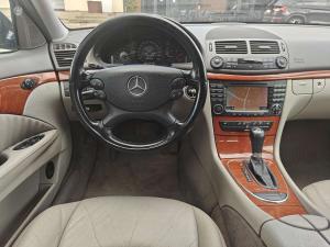 Blue Mercedes-Benz E 320 2008 in Klaipeda, with an engine capacity of 3.00 L and mileage of 280 thousand km for 3350 €, photo 12 on AUTOMOTO.COM.LV