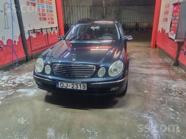Zils Mercedes-Benz E 320 2003 Rīga, ar dzinēja tilpumu 3.20 L un nobraukumu 338 tūkst. km par 2350 €, foto 2 vietnē AUTOMOTO.COM.LV