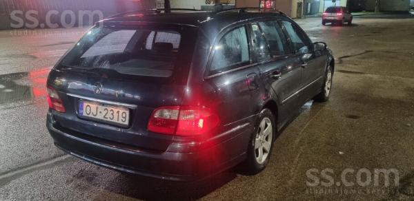 Zils Mercedes-Benz E 320 2003 Rīga, ar dzinēja tilpumu 3.20 L un nobraukumu 338 tūkst. km par 2350 €, foto 3 vietnē AUTOMOTO.COM.LV
