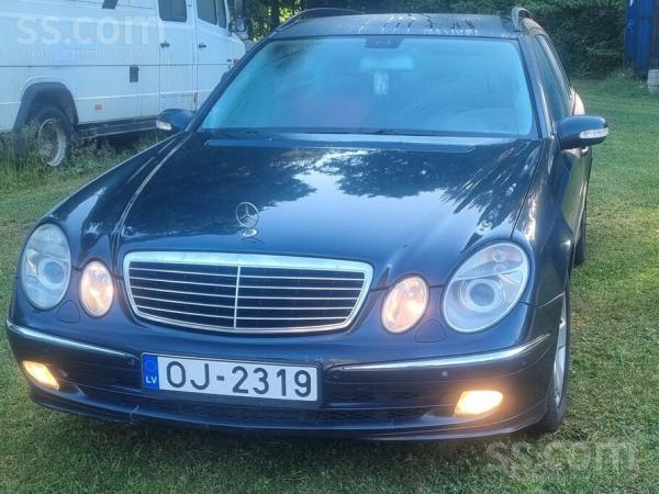 Blue Mercedes-Benz E 320 2003 in Riga, with an engine capacity of 3.20 L and mileage of 350 thousand km for 2150 €, photo 2 on AUTOMOTO.COM.LV