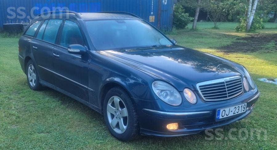 Синий Мерседес Е 320 2003 в Рига, объемом двигателя 3.20 л и пробегом 350 тыс. км за 2150 €, фото 4 на AUTOMOTO.COM.LV