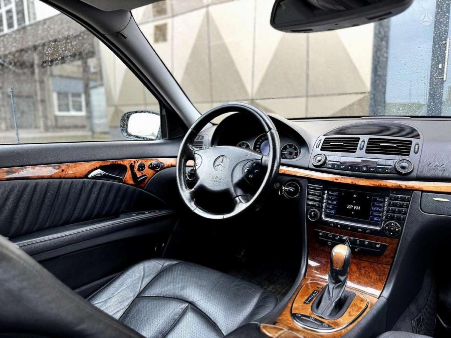Синий Мерседес Е 320 2003 в Паланга, объемом двигателя 3.22 л и пробегом 401 тыс. км за 3350 €, фото 9 на AUTOMOTO.COM.LV