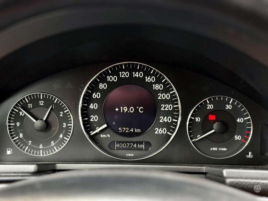 Синий Мерседес Е 320 2003 в Паланга, объемом двигателя 3.22 л и пробегом 401 тыс. км за 3350 €, фото 12 на AUTOMOTO.COM.LV
