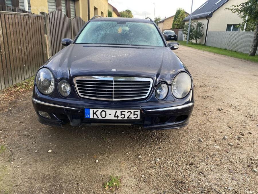 Zils Mercedes-Benz E 320 2003 Liepāja, ar dzinēja tilpumu 3.20 L un nobraukumu 330 tūkst. km par 2000 €, foto 3 vietnē AUTOMOTO.COM.LV