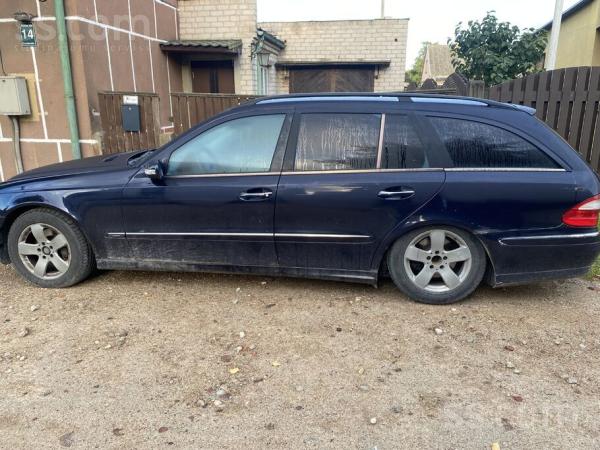 Zils Mercedes-Benz E 320 2003 Liepāja, ar dzinēja tilpumu 3.20 L un nobraukumu 330 tūkst. km par 2000 €, foto 4 vietnē AUTOMOTO.COM.LV