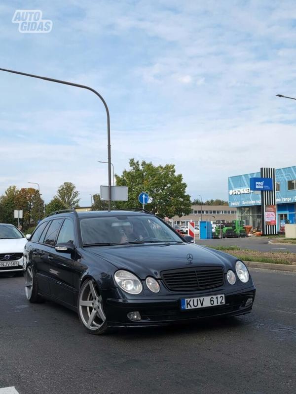 Blue Mercedes-Benz E 320 2003 in Klaipeda, with an engine capacity of 3.20 L and mileage of 350 thousand km for 2600 €, photo 1 on AUTOMOTO.COM.LV